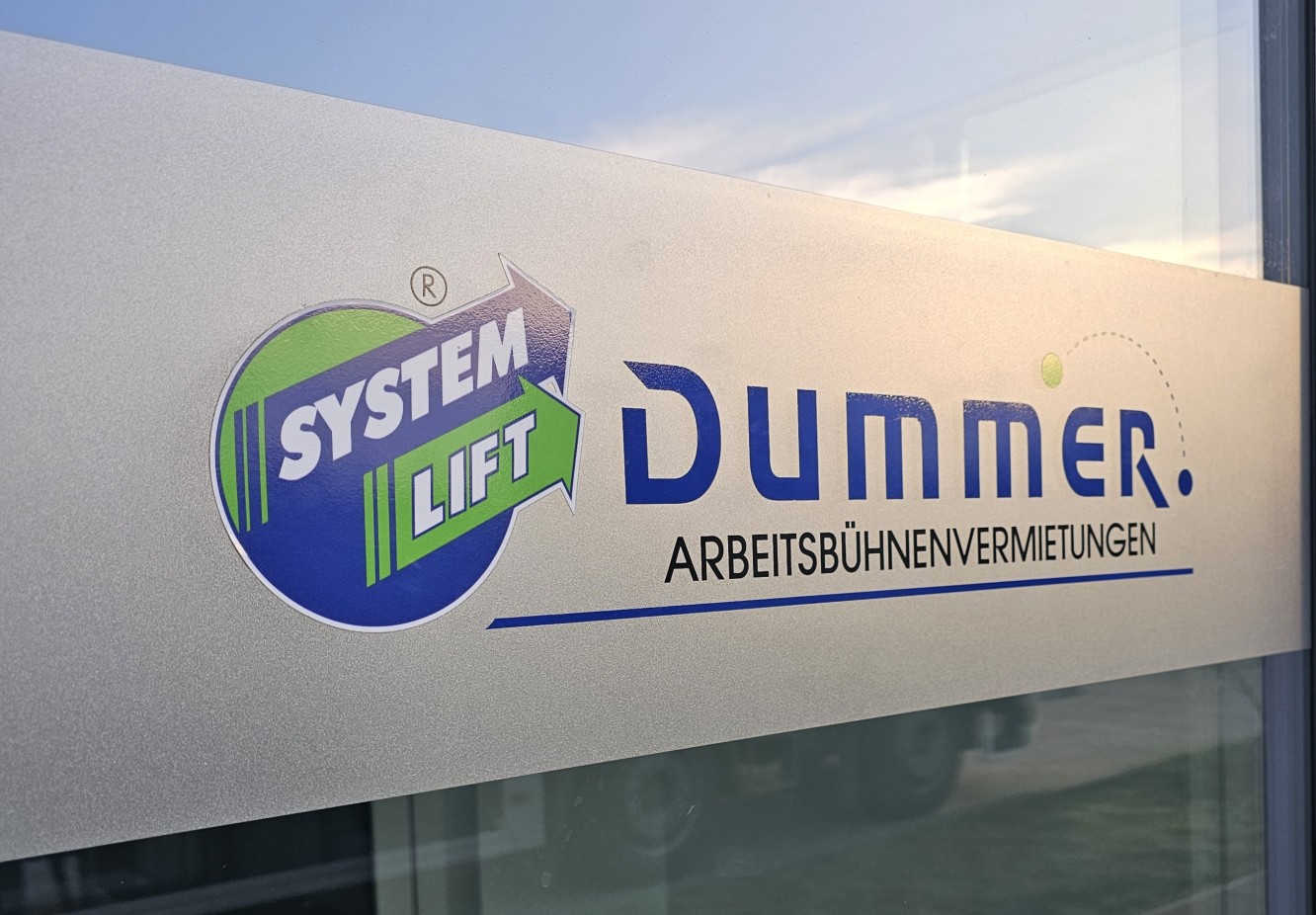 Dummer - Arbeitsbühnen, Hebebühnen, Stapler aus Pritzwalk und Schwerin